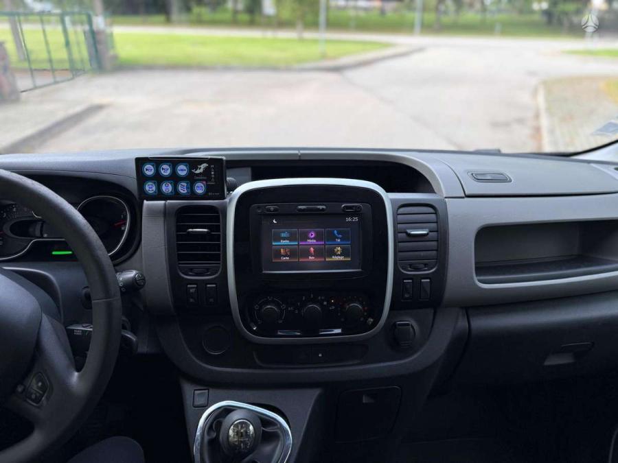 Balts Renault Trafic 2018 Tauragė, ar dzinēja tilpumu 1.60 L un nobraukumu 300 tūkst. km par 6500 €, foto 16 vietnē AUTOMOTO.COM.LV