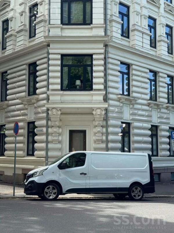 White Renault Trafic 2019 in Riga, with an engine capacity of 1.60 L and mileage of 202 thousand km for 7500 €, photo 1 on AUTOMOTO.COM.LV