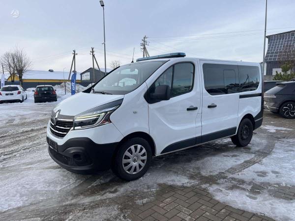White Renault Trafic 2020 in Taurage, with an engine capacity of 2.00 L and mileage of 399 thousand km for 8400 €, photo 2 on AUTOMOTO.COM.LV