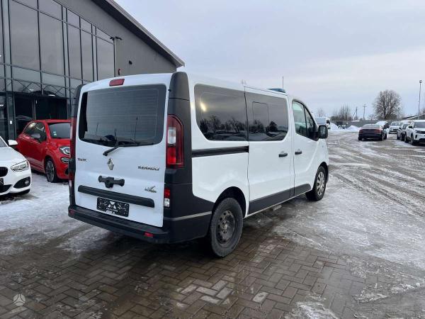 White Renault Trafic 2020 in Taurage, with an engine capacity of 2.00 L and mileage of 399 thousand km for 8400 €, photo 8 on AUTOMOTO.COM.LV