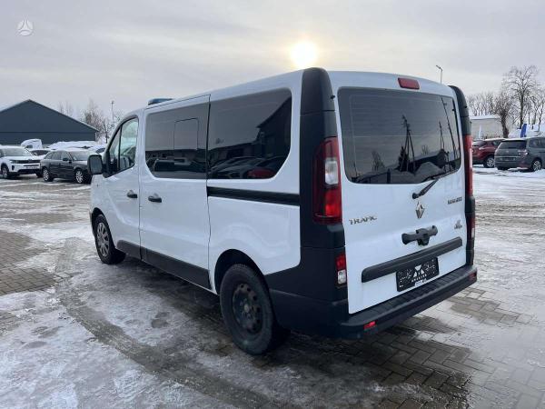 White Renault Trafic 2020 in Taurage, with an engine capacity of 2.00 L and mileage of 399 thousand km for 8400 €, photo 10 on AUTOMOTO.COM.LV
