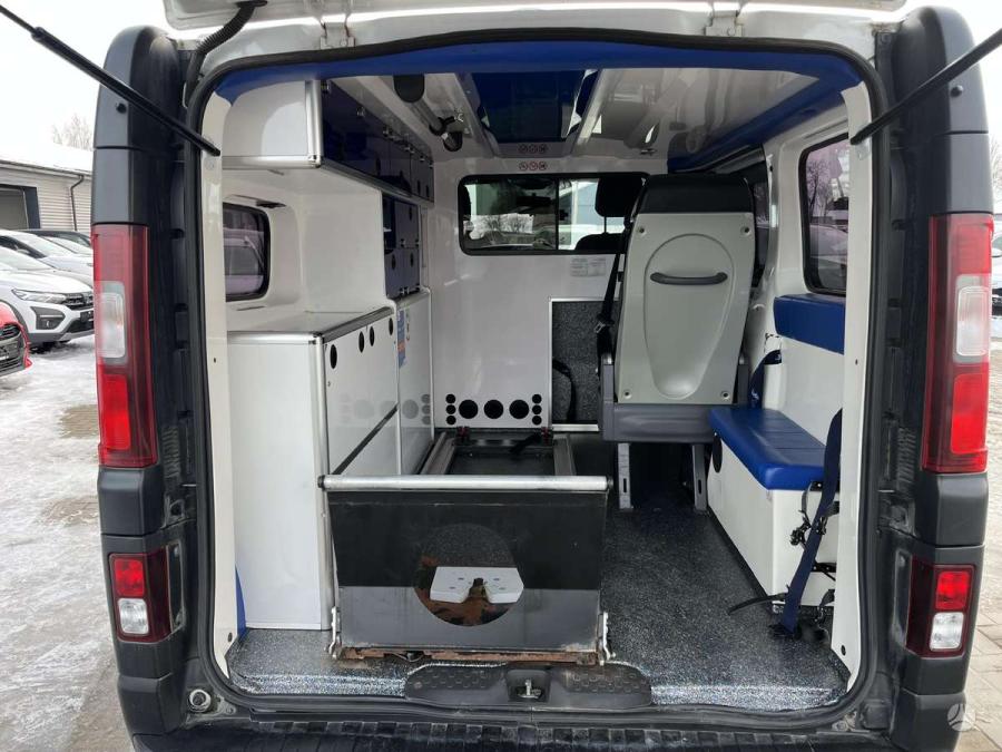 Balts Renault Trafic 2020 Tauragė, ar dzinēja tilpumu 2.00 L un nobraukumu 399 tūkst. km par 8400 €, foto 17 vietnē AUTOMOTO.COM.LV