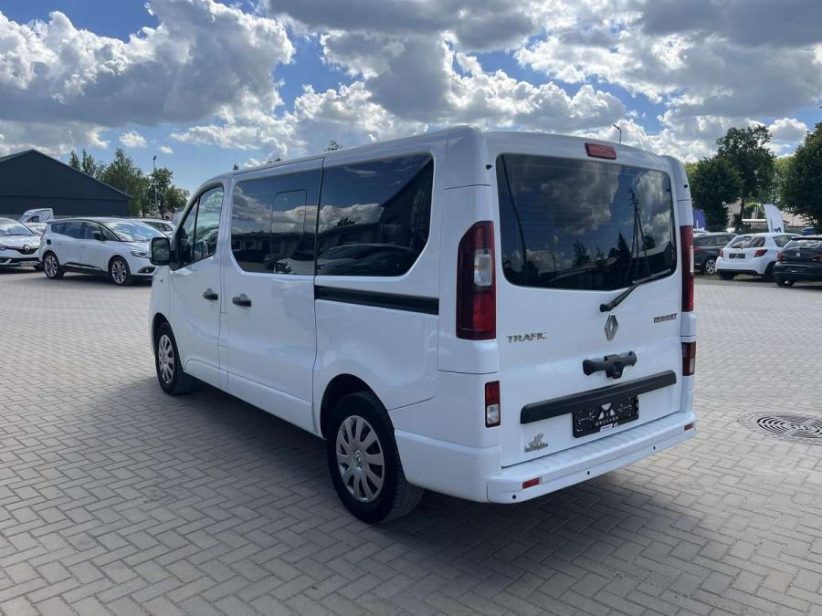Balts Renault Trafic 2020 Tauragė, ar dzinēja tilpumu 2.00 L un nobraukumu 345 tūkst. km par 8700 €, foto 10 vietnē AUTOMOTO.COM.LV