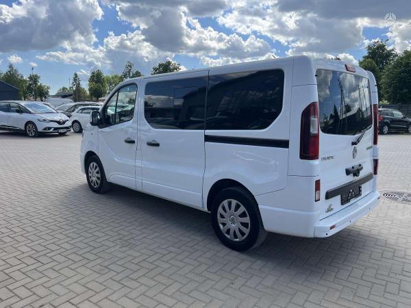 White Renault Trafic 2020 in Taurage, with an engine capacity of 2.00 L and mileage of 345 thousand km for 8700 €, photo 10 on AUTOMOTO.COM.LV