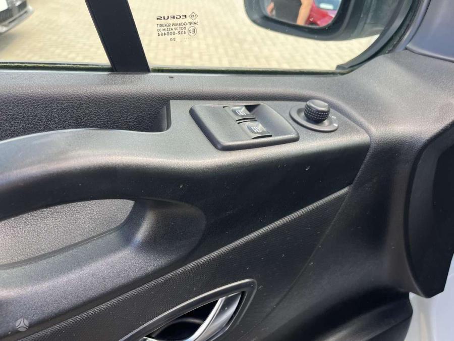 Balts Renault Trafic 2020 Tauragė, ar dzinēja tilpumu 2.00 L un nobraukumu 345 tūkst. km par 8700 €, foto 13 vietnē AUTOMOTO.COM.LV
