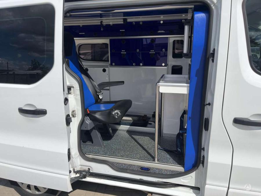 Balts Renault Trafic 2020 Tauragė, ar dzinēja tilpumu 2.00 L un nobraukumu 345 tūkst. km par 8700 €, foto 19 vietnē AUTOMOTO.COM.LV