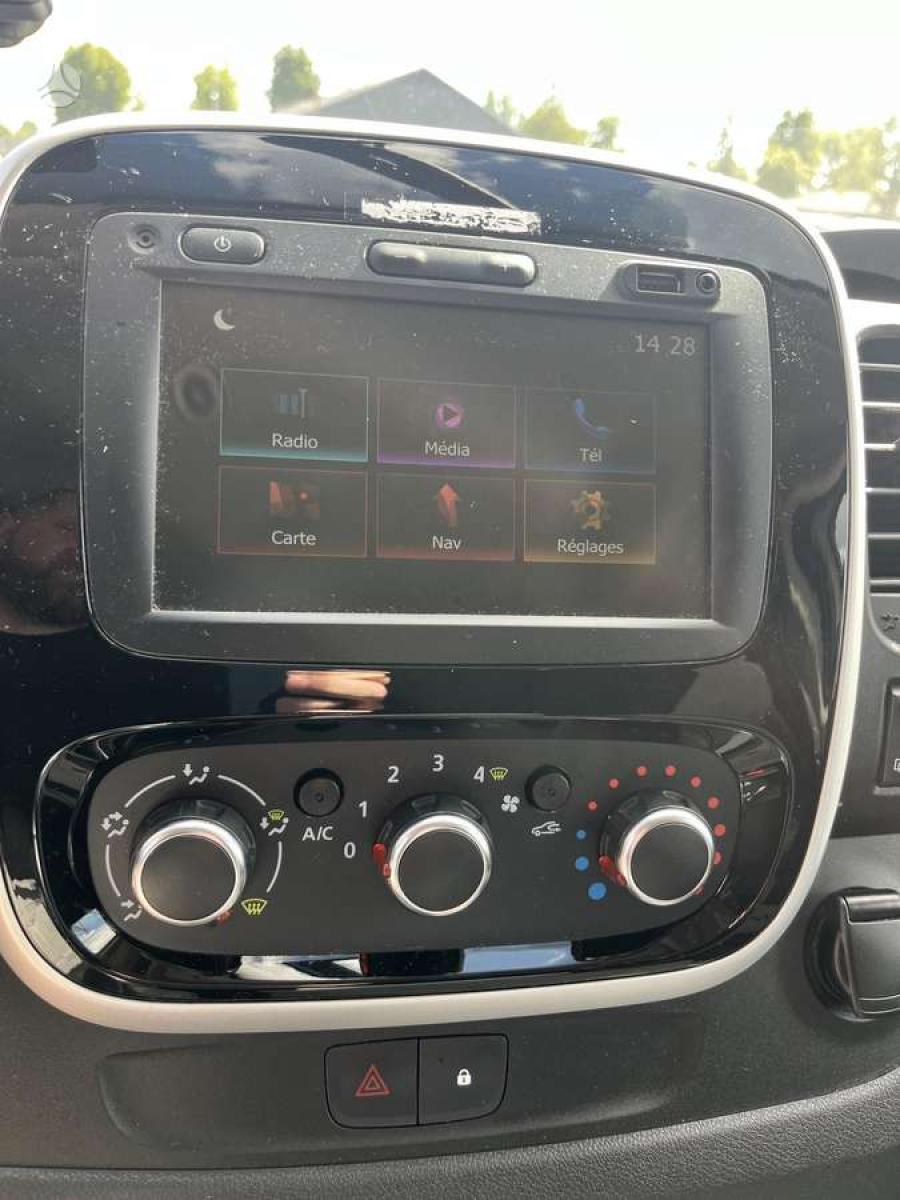 Balts Renault Trafic 2020 Tauragė, ar dzinēja tilpumu 2.00 L un nobraukumu 345 tūkst. km par 8700 €, foto 24 vietnē AUTOMOTO.COM.LV