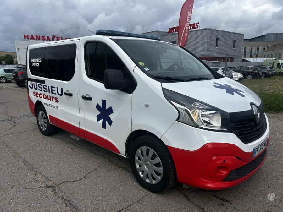 White Renault Trafic 2020 in Panevezys, with an engine capacity of 1.60 L and mileage of 340 thousand km for 7800 €, photo 3 on AUTOMOTO.COM.LV
