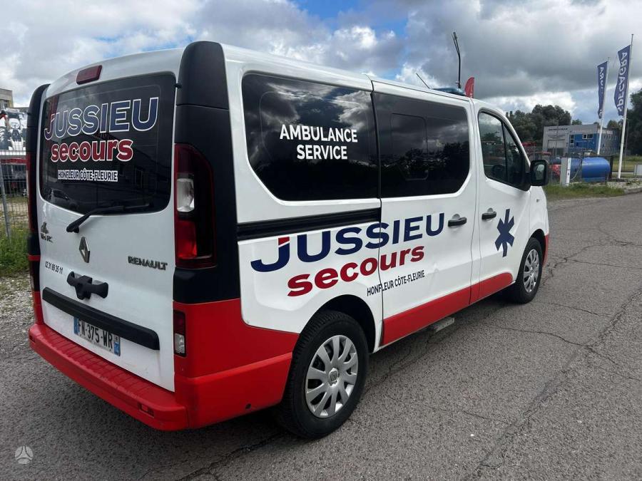 White Renault Trafic 2020 in Panevezys, with an engine capacity of 1.60 L and mileage of 340 thousand km for 7800 €, photo 8 on AUTOMOTO.COM.LV
