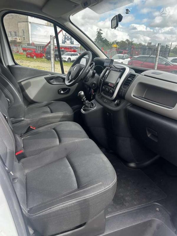 White Renault Trafic 2020 in Panevezys, with an engine capacity of 1.60 L and mileage of 340 thousand km for 7800 €, photo 9 on AUTOMOTO.COM.LV