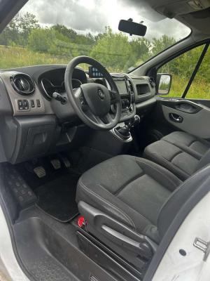 White Renault Trafic 2020 in Panevezys, with an engine capacity of 1.60 L and mileage of 340 thousand km for 7800 €, photo 17 on AUTOMOTO.COM.LV