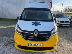 White Renault Trafic 2021 in Panevezys, with an engine capacity of 2.00 L and mileage of 320 thousand km for 10300 €, photo  on AUTOMOTO.COM.LV