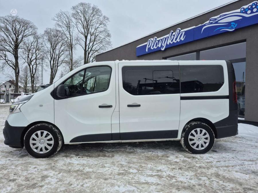 White Renault Trafic 2021 in Raseiniai, with an engine capacity of 2.00 L and mileage of 252 thousand km for 9300 €, photo 1 on AUTOMOTO.COM.LV