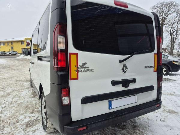 White Renault Trafic 2021 in Raseiniai, with an engine capacity of 2.00 L and mileage of 252 thousand km for 9300 €, photo 6 on AUTOMOTO.COM.LV