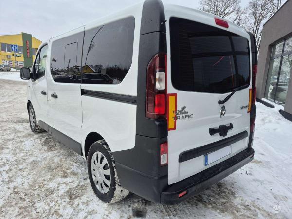 White Renault Trafic 2021 in Raseiniai, with an engine capacity of 2.00 L and mileage of 252 thousand km for 9300 €, photo 8 on AUTOMOTO.COM.LV