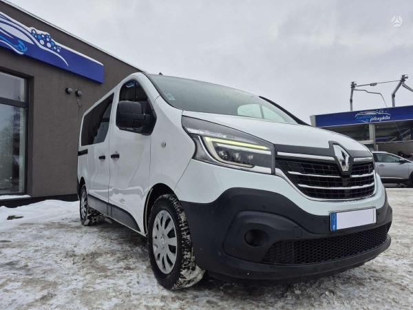 White Renault Trafic 2021 in Raseiniai, with an engine capacity of 2.00 L and mileage of 252 thousand km for 9300 €, photo 10 on AUTOMOTO.COM.LV