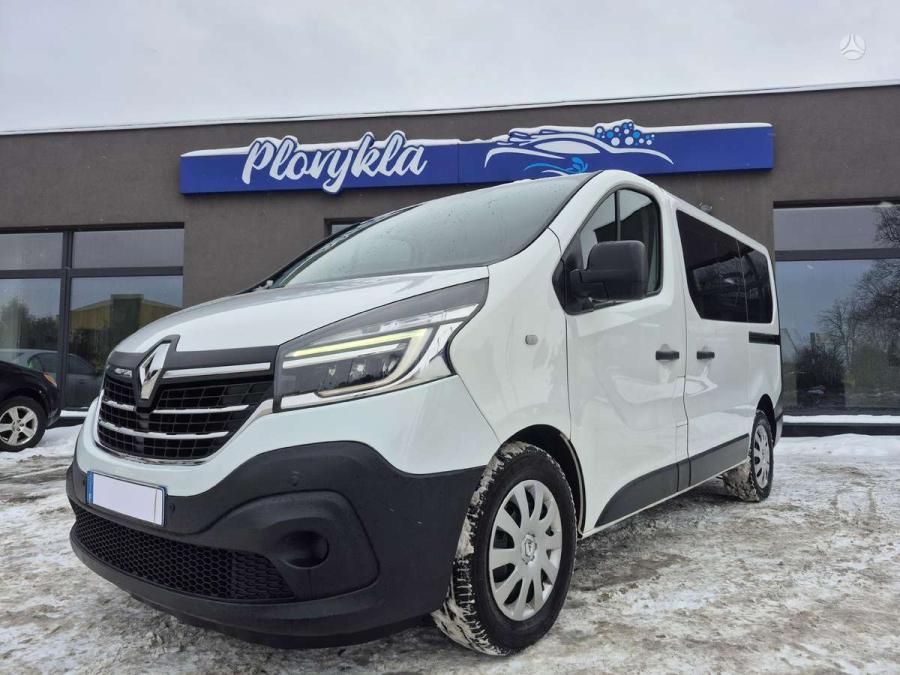 White Renault Trafic 2021 in Raseiniai, with an engine capacity of 2.00 L and mileage of 252 thousand km for 9300 €, photo 11 on AUTOMOTO.COM.LV