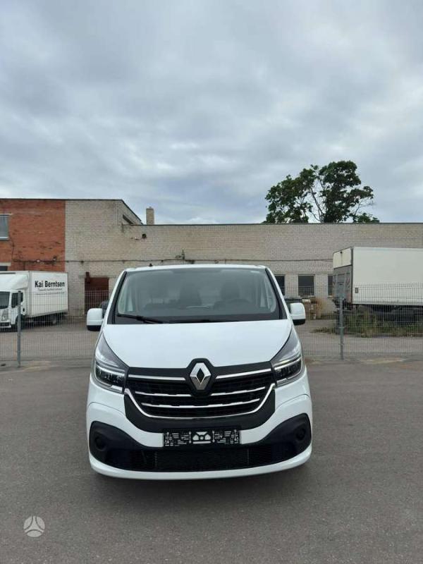 White Renault Trafic 2021 in Jonava, with an engine capacity of 0.00 L and mileage of 108 thousand km for 10150 €, photo 2 on AUTOMOTO.COM.LV