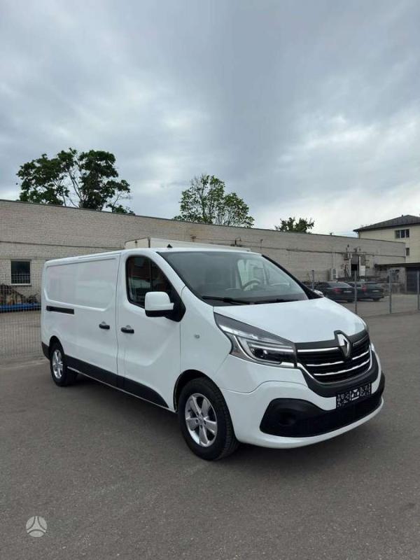 White Renault Trafic 2021 in Jonava, with an engine capacity of 0.00 L and mileage of 108 thousand km for 10150 €, photo 3 on AUTOMOTO.COM.LV