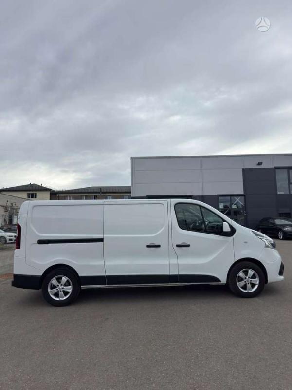 White Renault Trafic 2021 in Jonava, with an engine capacity of 0.00 L and mileage of 108 thousand km for 10150 €, photo 4 on AUTOMOTO.COM.LV
