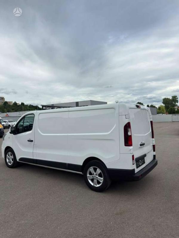 White Renault Trafic 2021 in Jonava, with an engine capacity of 0.00 L and mileage of 108 thousand km for 10150 €, photo 5 on AUTOMOTO.COM.LV