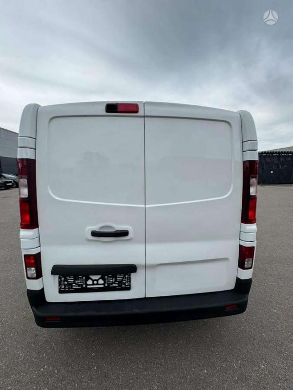 White Renault Trafic 2021 in Jonava, with an engine capacity of 0.00 L and mileage of 108 thousand km for 10150 €, photo 6 on AUTOMOTO.COM.LV