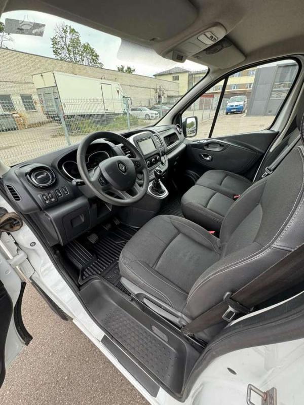 White Renault Trafic 2021 in Jonava, with an engine capacity of 0.00 L and mileage of 108 thousand km for 10150 €, photo 10 on AUTOMOTO.COM.LV