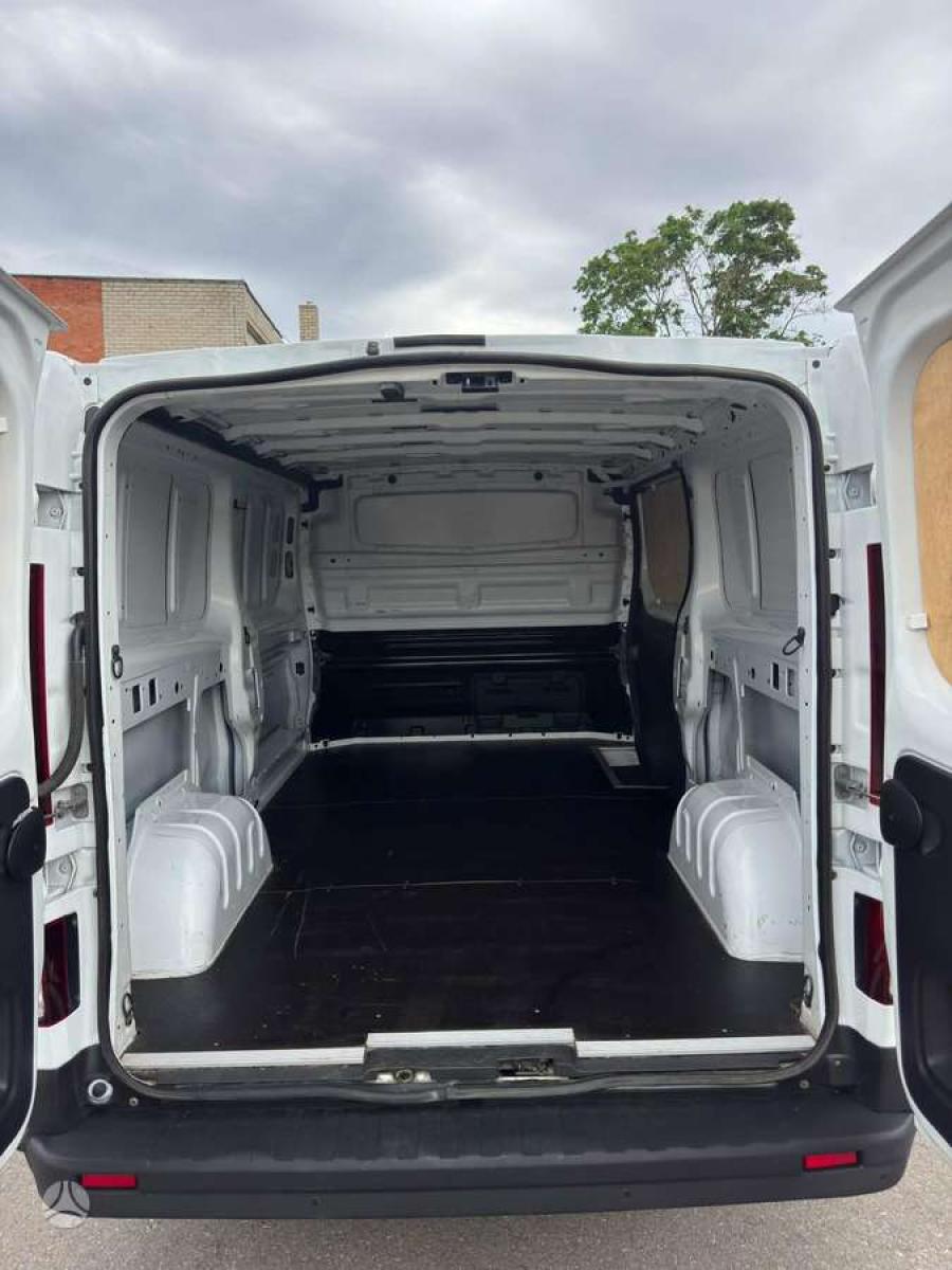 Balts Renault Trafic 2021 Jonava, ar dzinēja tilpumu 0.00 L un nobraukumu 108 tūkst. km par 10150 €, foto 15 vietnē AUTOMOTO.COM.LV