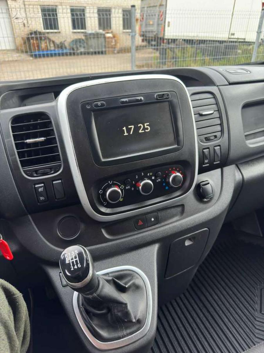 Balts Renault Trafic 2021 Jonava, ar dzinēja tilpumu 0.00 L un nobraukumu 108 tūkst. km par 10150 €, foto 20 vietnē AUTOMOTO.COM.LV