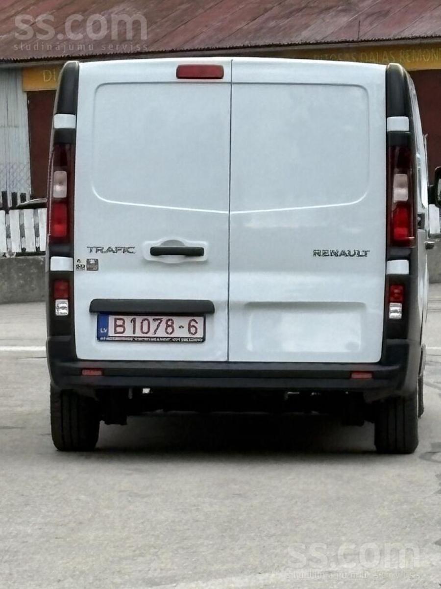 White Renault Trafic 2021 in Riga, with an engine capacity of 2.00 L and mileage of 0 thousand km for 10900 €, photo 6 on AUTOMOTO.COM.LV