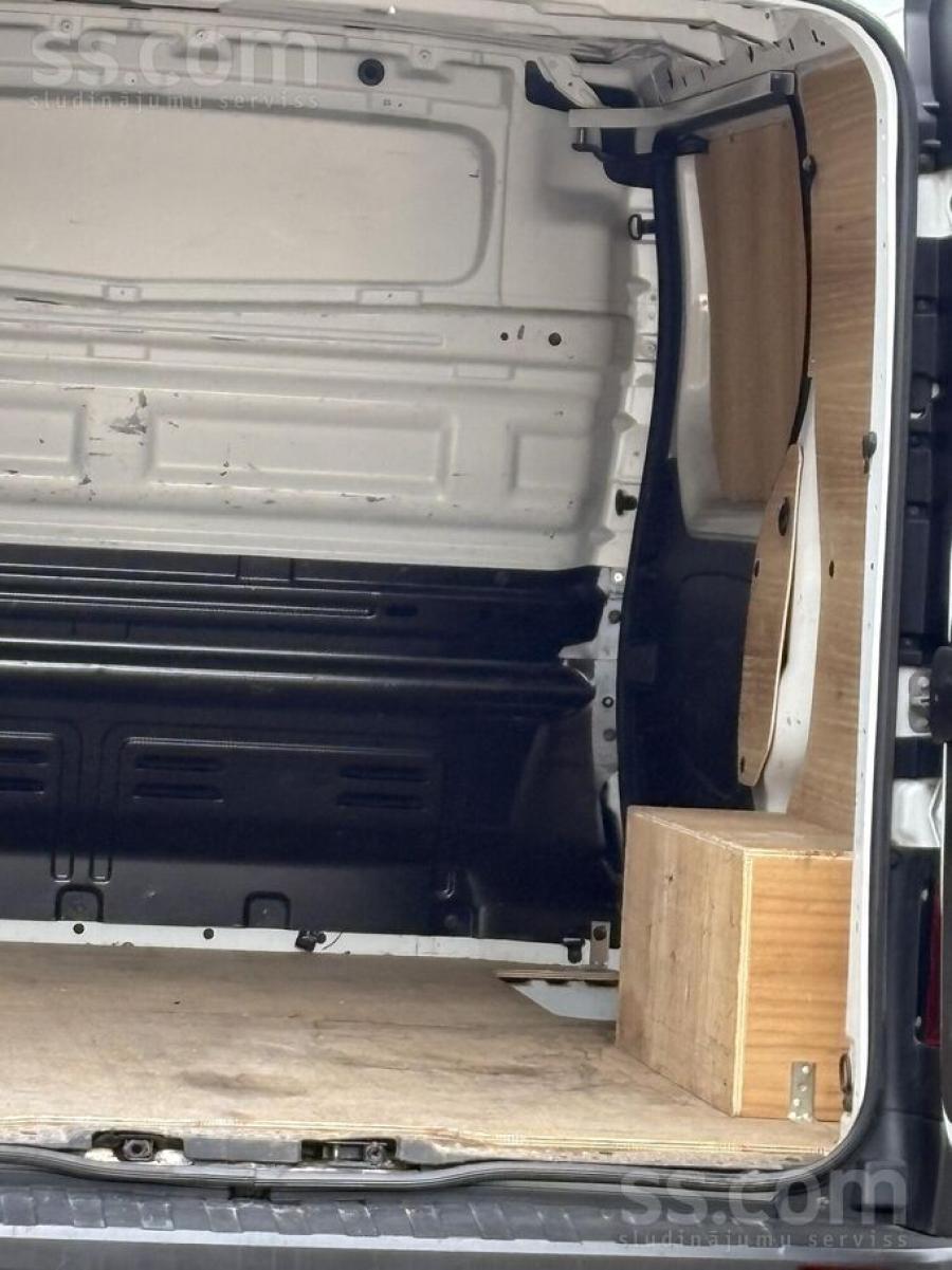 White Renault Trafic 2021 in Riga, with an engine capacity of 2.00 L and mileage of 0 thousand km for 10900 €, photo 15 on AUTOMOTO.COM.LV