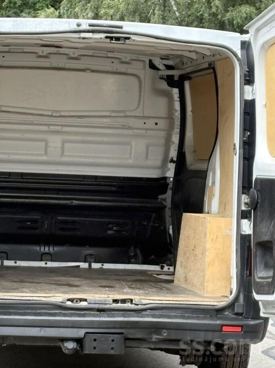 Balts Renault Trafic 2022 Rīga, ar dzinēja tilpumu 2.00 L un nobraukumu 146 tūkst. km par 14900 €, foto 20 vietnē AUTOMOTO.COM.LV