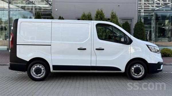 White Renault Trafic 2023 in Riga, with an engine capacity of 2.00 L and mileage of 198 thousand km for 13500 €, photo 5 on AUTOMOTO.COM.LV