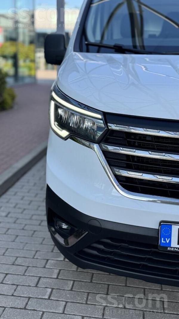 White Renault Trafic 2023 in Riga, with an engine capacity of 2.00 L and mileage of 198 thousand km for 13500 €, photo 10 on AUTOMOTO.COM.LV