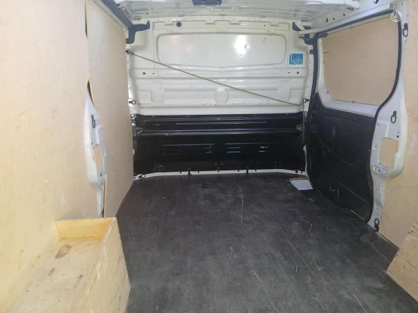 Balts Renault Trafic 2024 Šakiai, ar dzinēja tilpumu 2.00 L un nobraukumu 63 tūkst. km par 19400 €, foto 3 vietnē AUTOMOTO.COM.LV