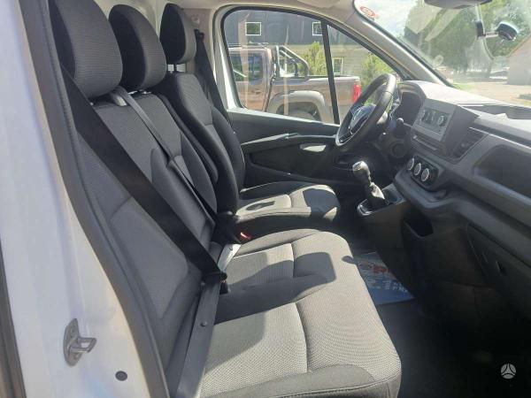 Balts Renault Trafic 2024 Šakiai, ar dzinēja tilpumu 2.00 L un nobraukumu 63 tūkst. km par 19400 €, foto 5 vietnē AUTOMOTO.COM.LV