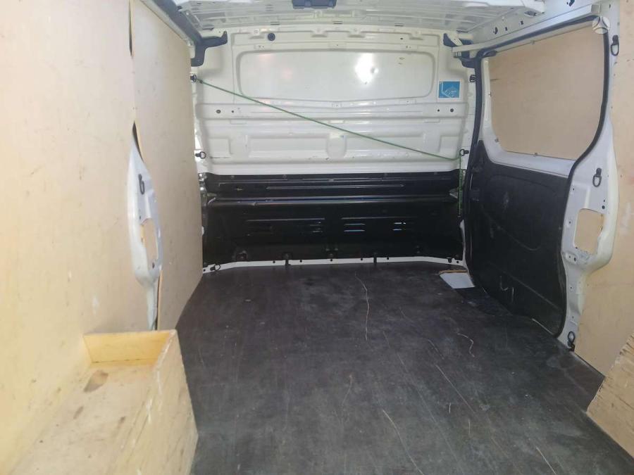 Balts Renault Trafic 2024 Šakiai, ar dzinēja tilpumu 2.00 L un nobraukumu 63 tūkst. km par 19400 €, foto 4 vietnē AUTOMOTO.COM.LV