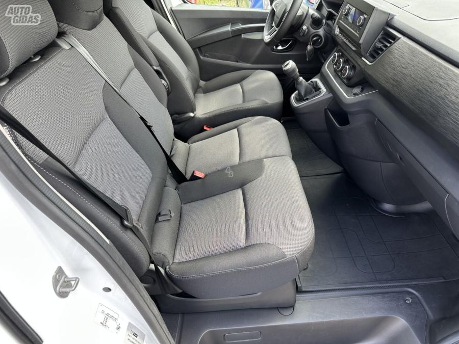 White Renault Trafic 2025 in Avizieniai, with an engine capacity of 2.00 L and mileage of 15 thousand km for 33500 €, photo 5 on AUTOMOTO.COM.LV