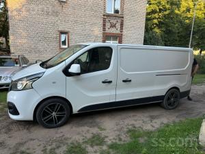 White Renault Trafic 2017 in Riga, with an engine capacity of 1.60 L and mileage of 242 thousand km for 7500 €, photo 4 on AUTOMOTO.COM.LV