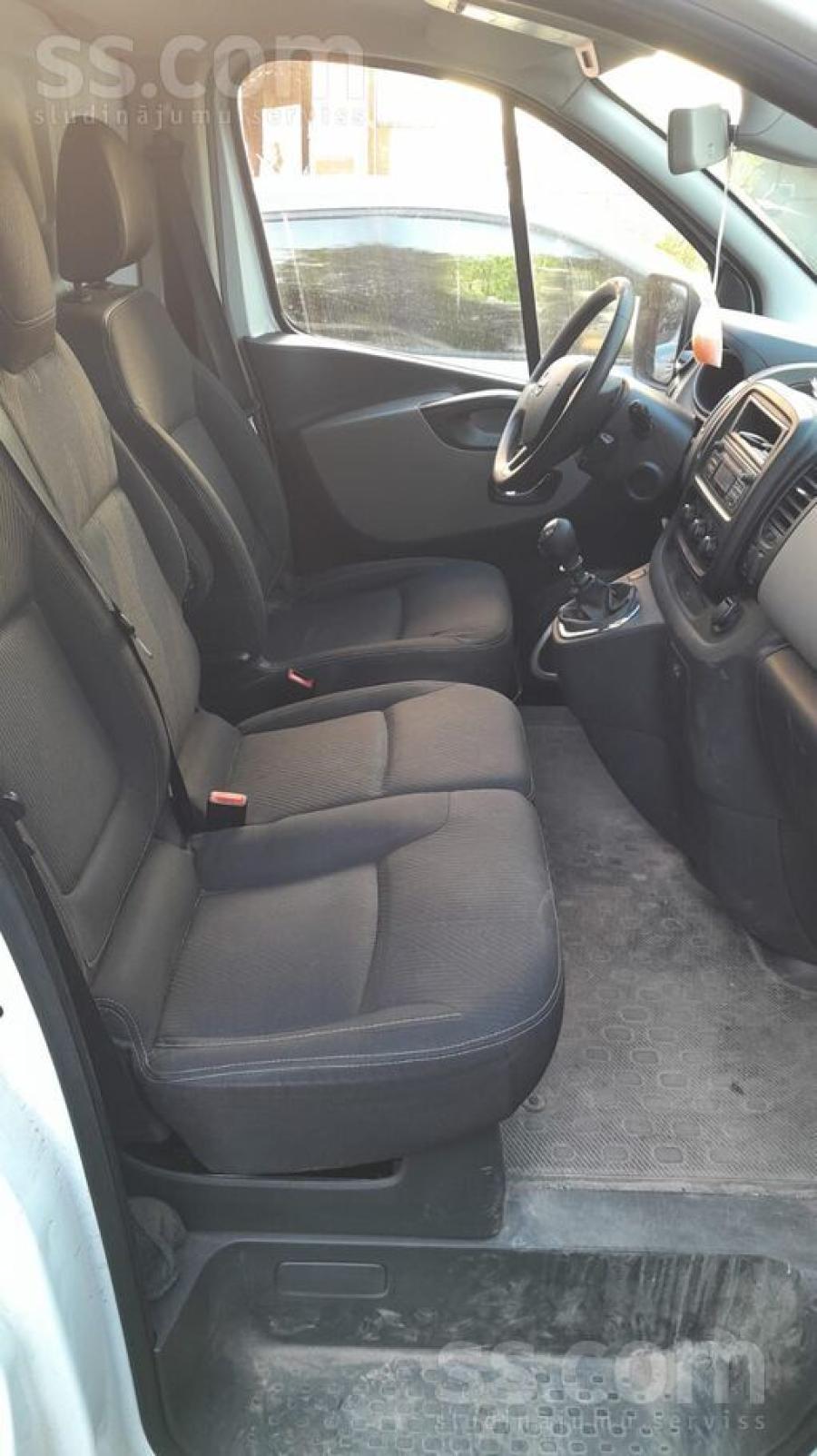 White Renault Trafic 2017 in Riga, with an engine capacity of 1.60 L and mileage of 242 thousand km for 7500 €, photo 8 on AUTOMOTO.COM.LV