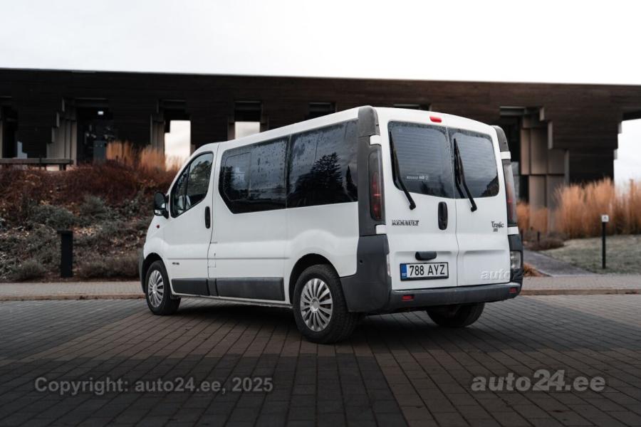Balts Renault Trafic 2004 Tallina, ar dzinēja tilpumu 1.90 L un nobraukumu 347 tūkst. km par 2290 €, foto 5 vietnē AUTOMOTO.COM.LV