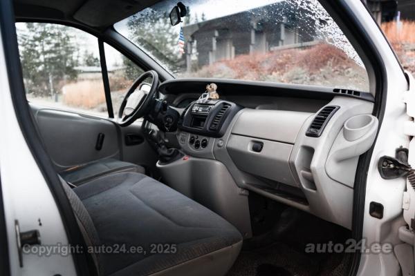 Balts Renault Trafic 2004 Tallina, ar dzinēja tilpumu 1.90 L un nobraukumu 347 tūkst. km par 2290 €, foto 11 vietnē AUTOMOTO.COM.LV