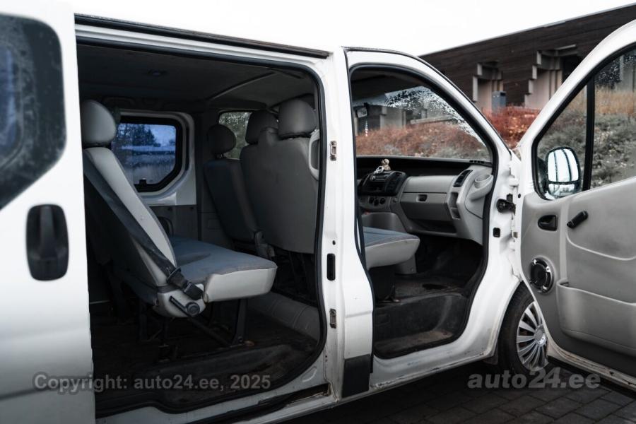Balts Renault Trafic 2004 Tallina, ar dzinēja tilpumu 1.90 L un nobraukumu 347 tūkst. km par 2290 €, foto 13 vietnē AUTOMOTO.COM.LV