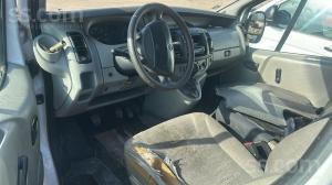 White Renault Trafic 2006 in Riga, with an engine capacity of 2.00 L and mileage of 123 thousand km for 2200 €, photo 4 on AUTOMOTO.COM.LV