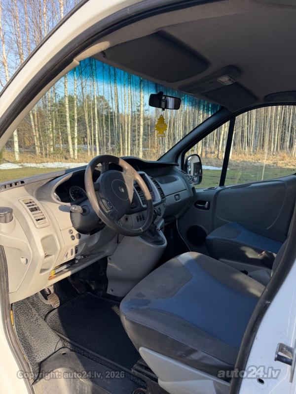 White Renault Trafic 2012 in Jogeva, with an engine capacity of 2.00 L and mileage of 0 thousand km for 4900 €, photo 11 on AUTOMOTO.COM.LV