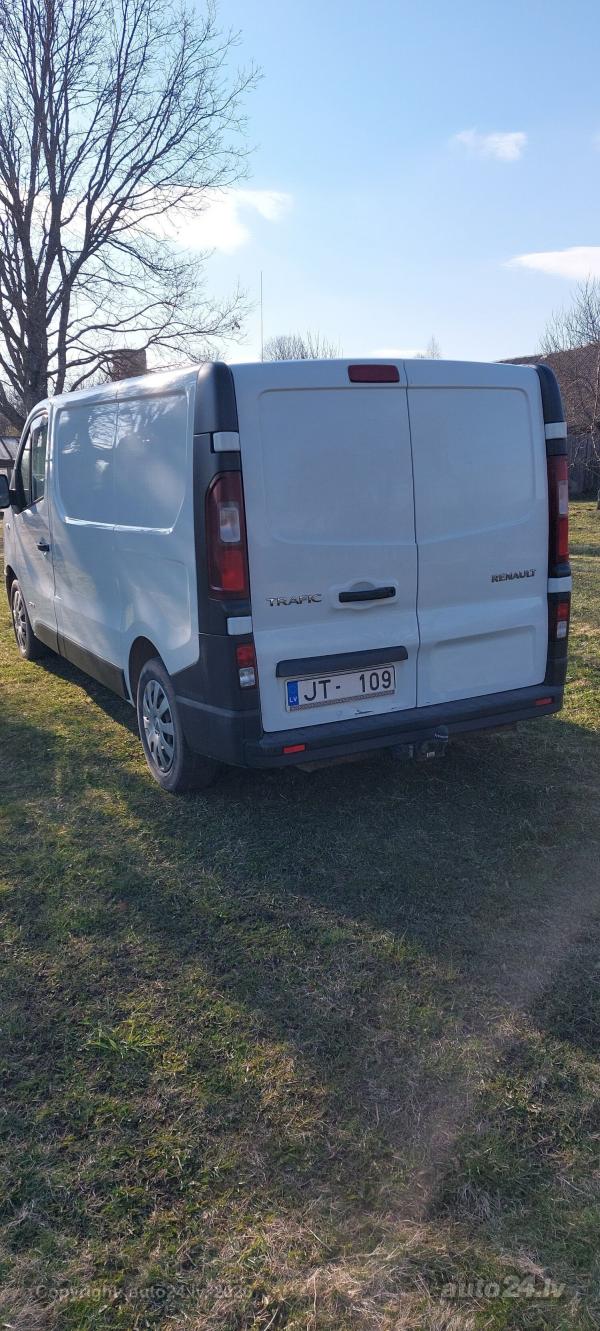 White Renault Trafic 2014 in Rezekne, with an engine capacity of 1.60 L and mileage of 275 thousand km for 6000 €, photo 6 on AUTOMOTO.COM.LV