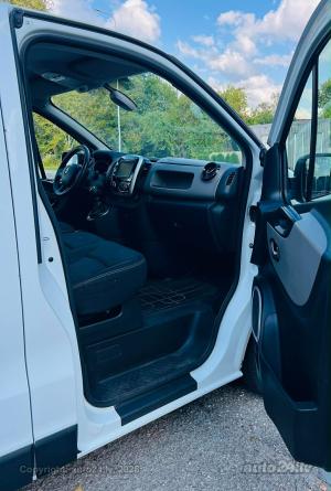 Balts Renault Trafic 2017 Tallina, ar dzinēja tilpumu 1.60 L un nobraukumu 165 tūkst. km par 13000 €, foto 12 vietnē AUTOMOTO.COM.LV