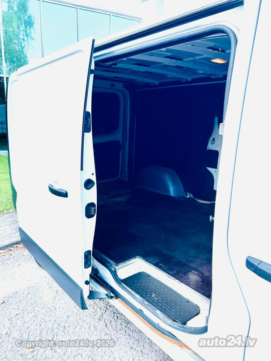 Balts Renault Trafic 2017 Tallina, ar dzinēja tilpumu 1.60 L un nobraukumu 165 tūkst. km par 13000 €, foto 16 vietnē AUTOMOTO.COM.LV