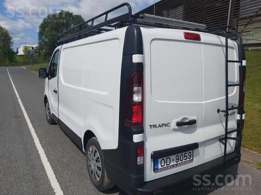 Balts Renault Trafic 2018 Rīga, ar dzinēja tilpumu 1.60 L un nobraukumu 253 tūkst. km par 8600 €, foto 7 vietnē AUTOMOTO.COM.LV