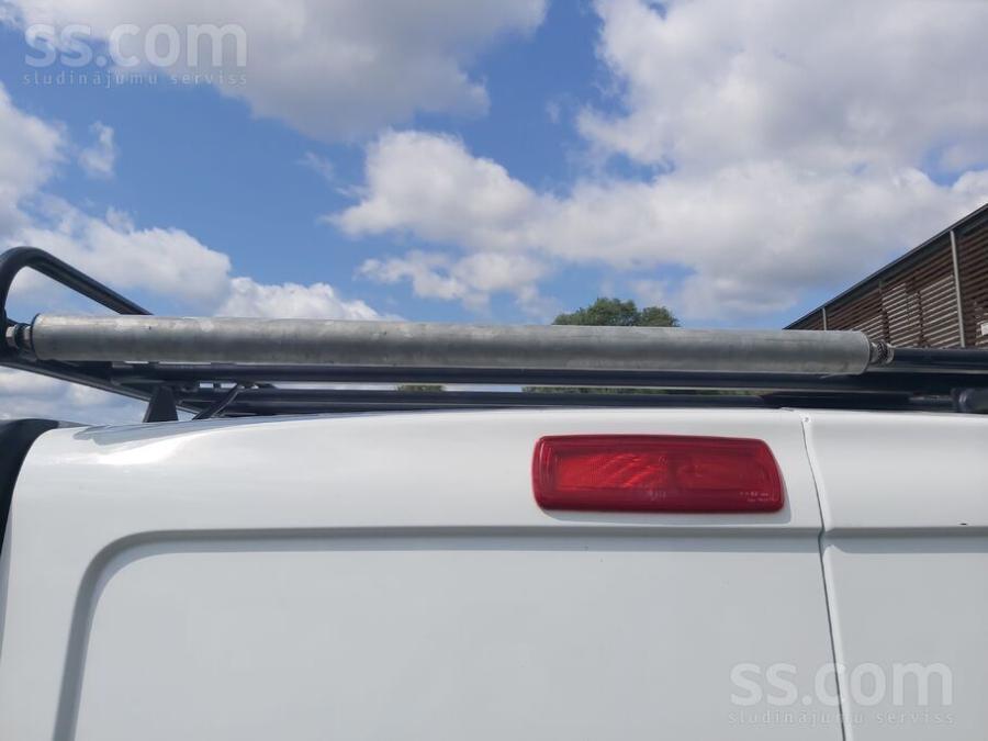 Balts Renault Trafic 2018 Rīga, ar dzinēja tilpumu 1.60 L un nobraukumu 253 tūkst. km par 8600 €, foto 18 vietnē AUTOMOTO.COM.LV